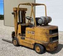 Caterpillar T60B forklift - Schneider Auctioneers LLC