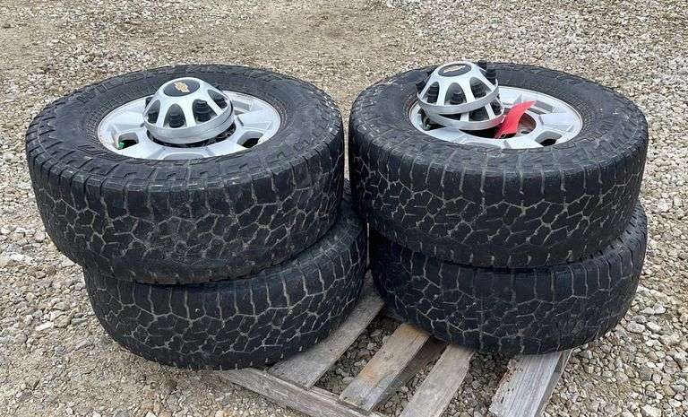 4-GM 17" 8-lug aluminum wheels - Schneider Auctioneers LLC