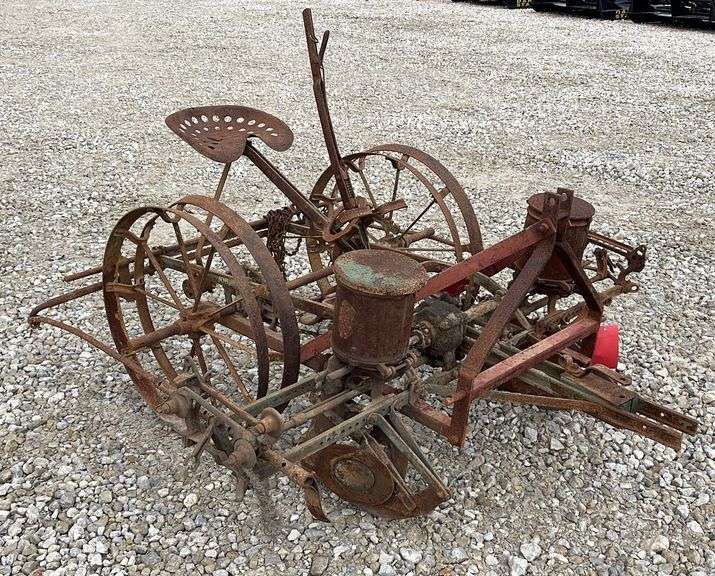 Antique JD 2-row planter converted to 3-pt - Schneider Auctioneers LLC