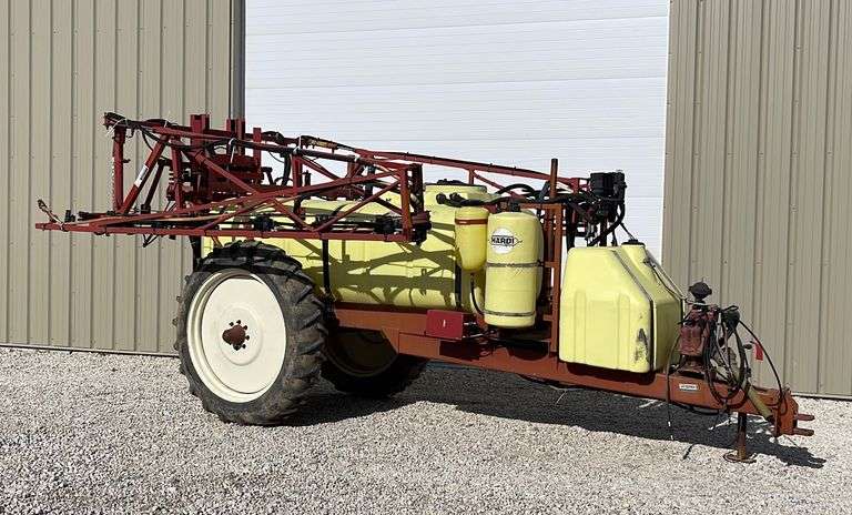 Hardi Navigator 550 pull type sprayer - Schneider Auctioneers LLC