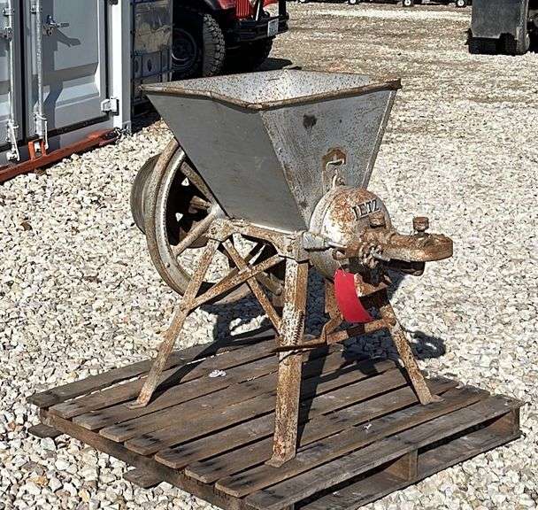 Letz belt drive feed grinder - Schneider Auctioneers LLC