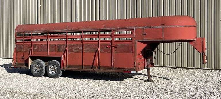 1977 Hale 6'x20' gooseneck stock trailer - Schneider Auctioneers LLC