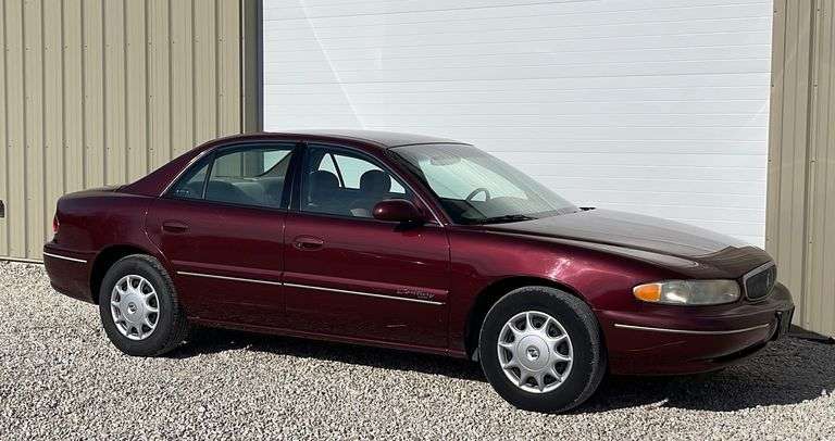 2002 Buick Century Custom sedan - Schneider Auctioneers LLC