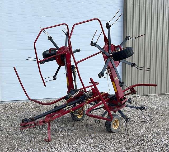 New Holland ProTed 3417 hay tedder - Schneider Auctioneers LLC