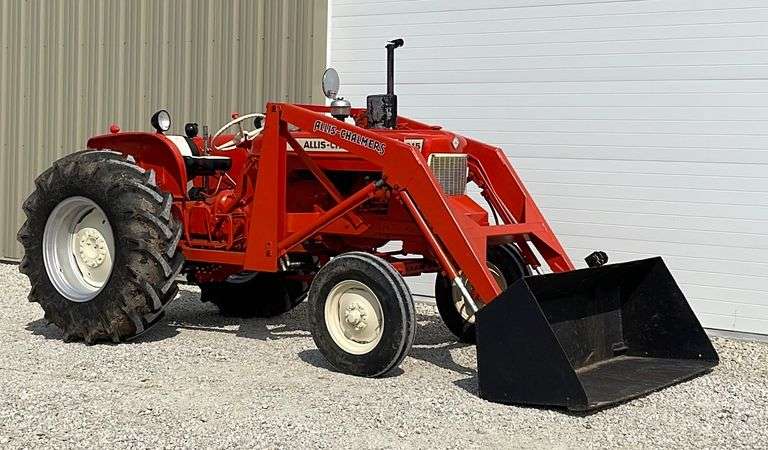 Allis Chalmers D15 series II gas tractor - Schneider Auctioneers LLC