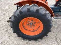 Kubota B6100 4x4 tractor - Schneider Auctioneers LLC