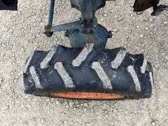 Kubota B6100 4x4 tractor - Schneider Auctioneers LLC