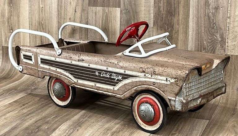 Murray Dude Wagon Flat Face pedal car - Schneider Auctioneers LLC