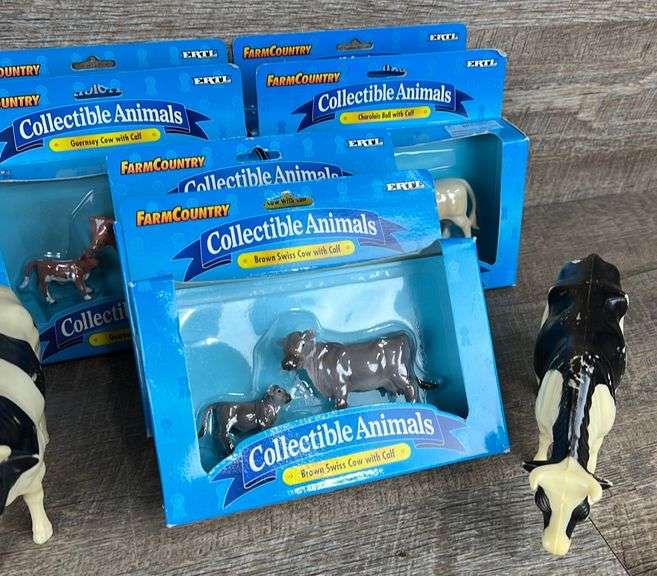 Group of Ertl Farm Country farm animals - Schneider Auctioneers LLC