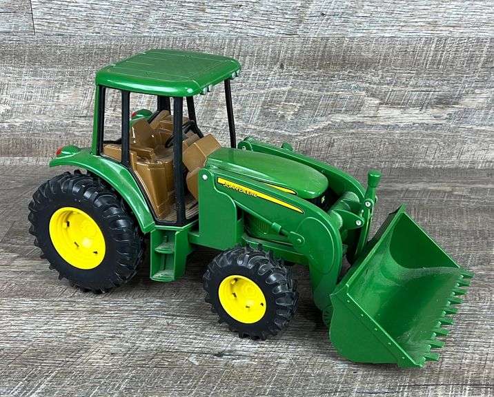 Ertl 1/16 scale John Deere plastic tractor w/ loader - Schneider ...