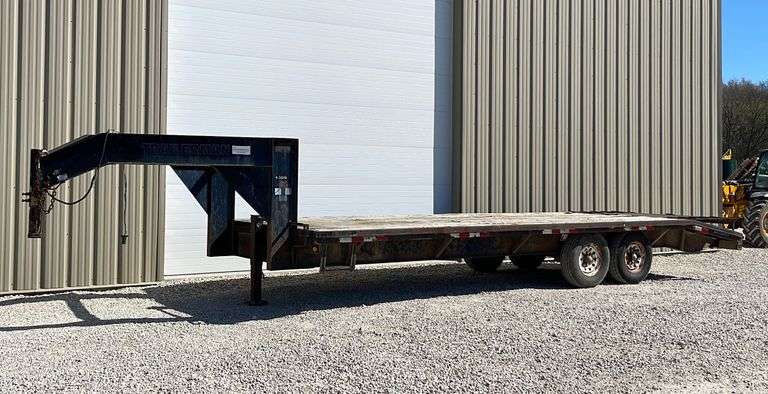 2000 Trailerman 24' flatbed gooseneck trailer - Schneider Auctioneers LLC