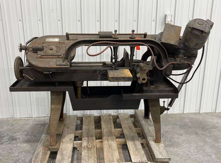 Wellsaw model 8 M metal bandsaw - Schneider Auctioneers LLC