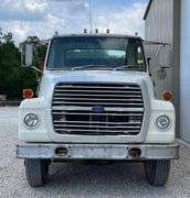 1979 Ford 700 grain truck - Schneider Auctioneers LLC