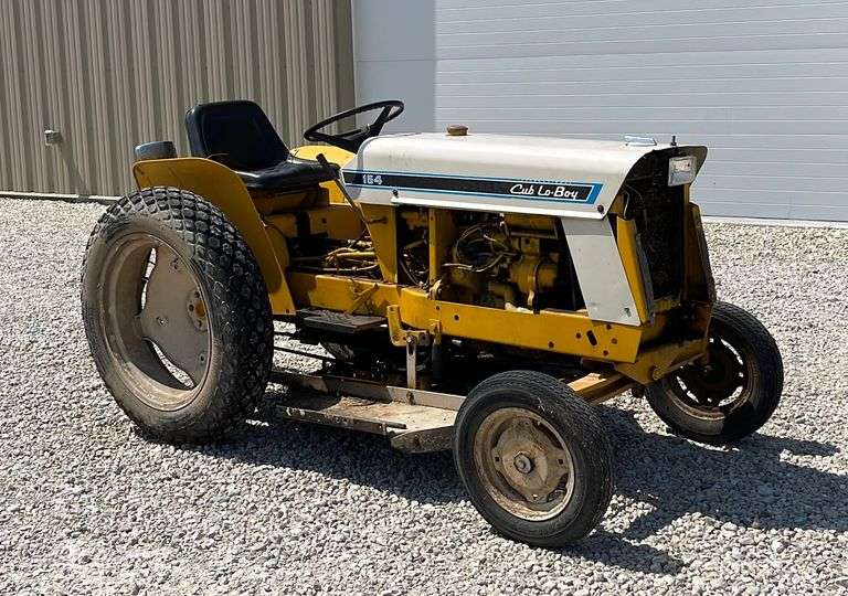 IH Farmall Cub Lo-Boy 154 tractor, transmission is apart - Schneider ...