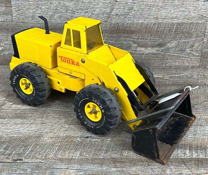 Tonka metal wheel loader - Schneider Auctioneers LLC