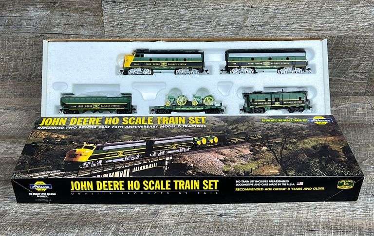 Athearn HO Scale John Deere train set - Schneider Auctioneers LLC
