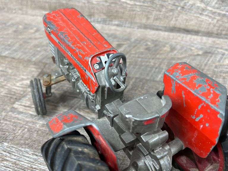1/16 Ertl Massey Ferguson 175 diesel tractor w/wagon - Schneider Auctioneers LLC