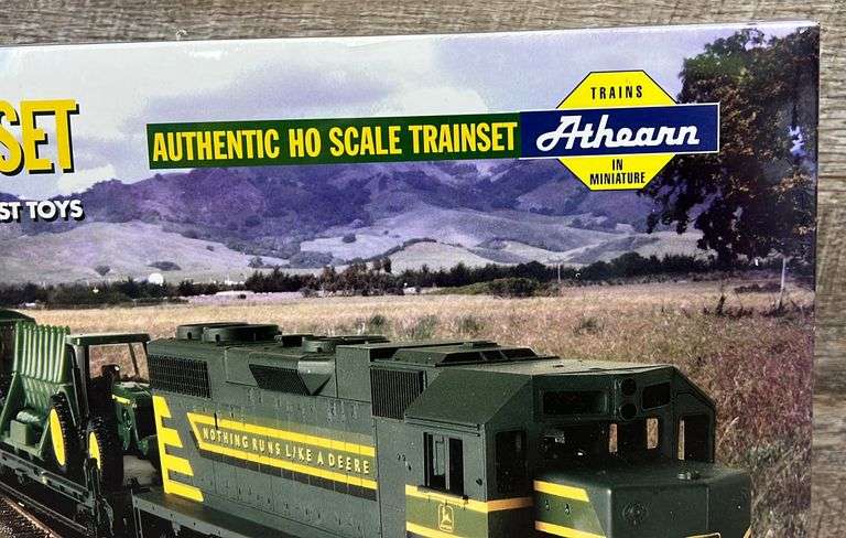 Athearn HO Scale John Deere train set - Schneider Auctioneers LLC