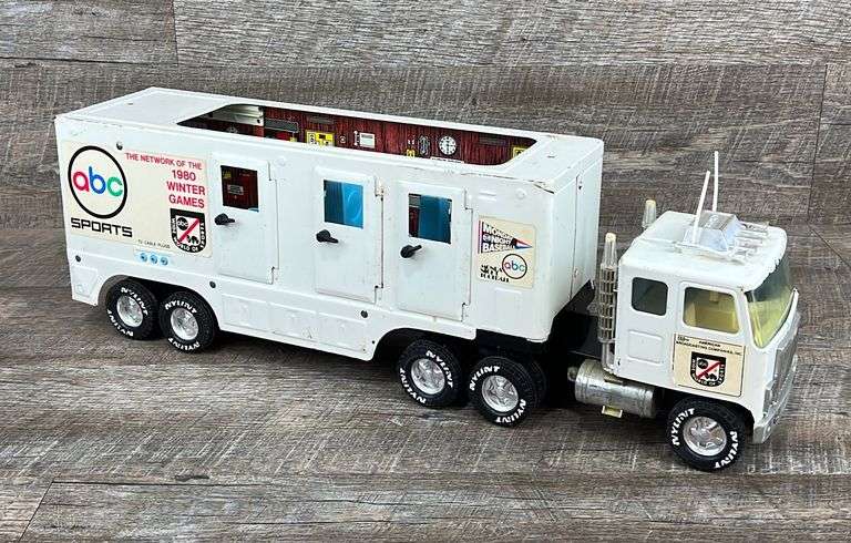 Ertl GMC Astro cabover ABC Sports tractor trailer - Schneider ...