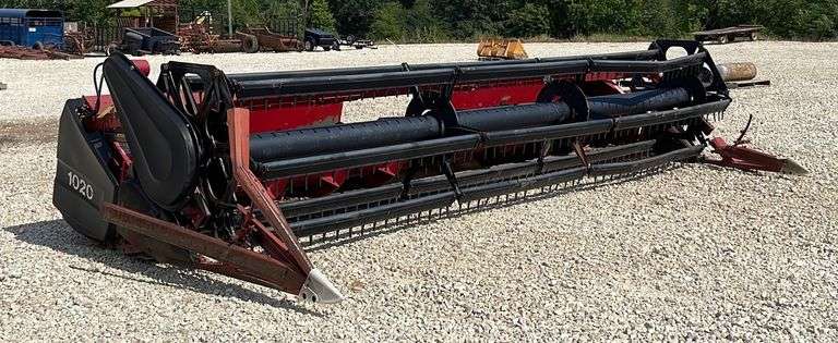 Case IH 1020 20' grain head - Schneider Auctioneers LLC