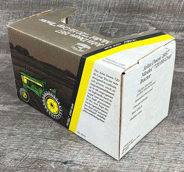 1/16 Ertl John Deere 720 hi crop 1990 Two Cylinder Club special edition ...