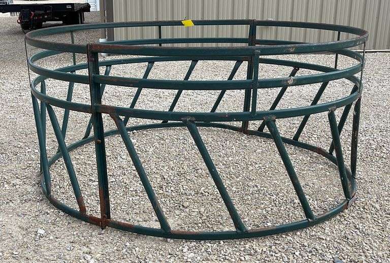Steel round bale feed ring - Schneider Auctioneers LLC
