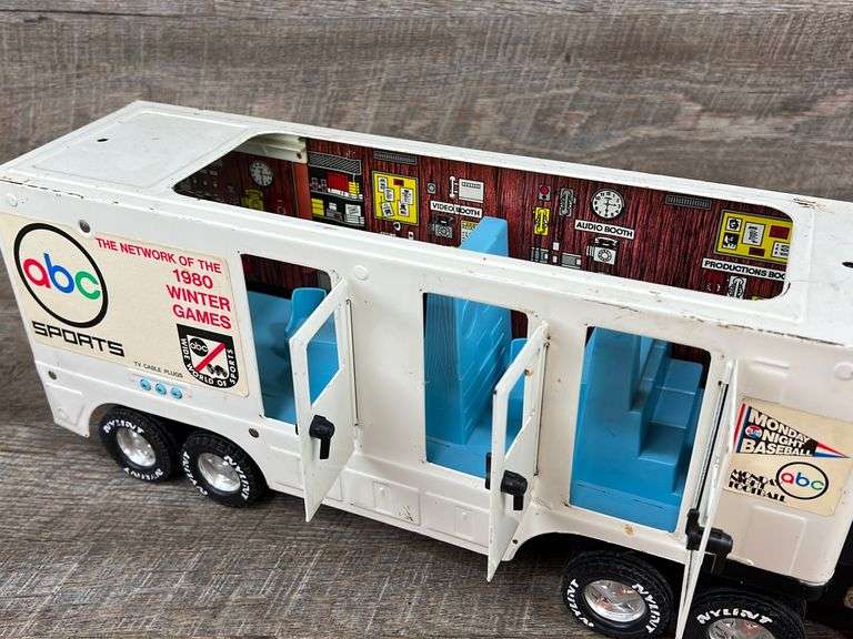 Ertl GMC Astro cabover ABC Sports tractor trailer - Schneider ...