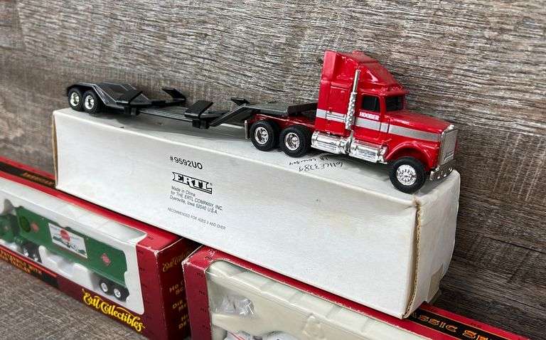 Group of 1/64 & HO scale Ertl tractor trailers - Schneider Auctioneers LLC