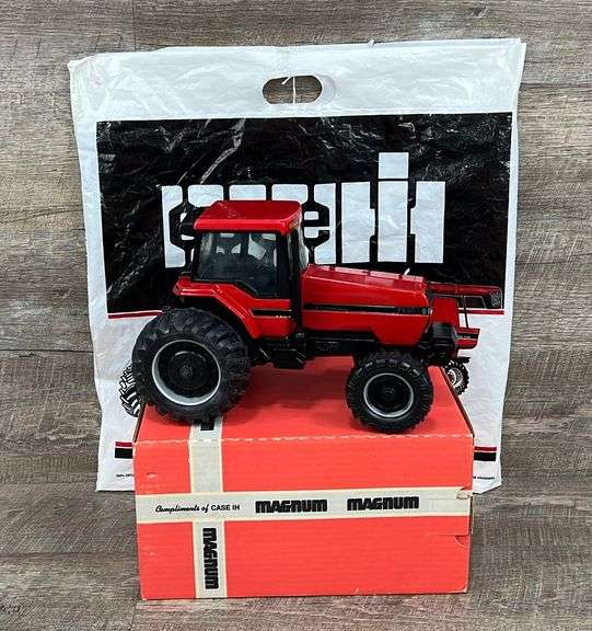 1/16 Ertl Case IH Magnum 7130 1997 Denver, CO Special Edition tractor ...