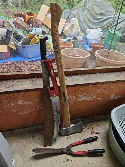Husky Axe, Other Wood Cutting Tools - BidSells