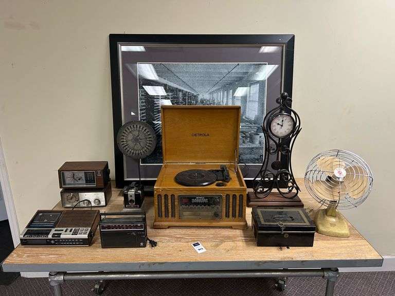 Detrola Record Player, Vintage Kodak Camera, GE Radios, Fan and more ...