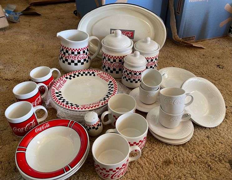 Coca-Cola Dining Collection - Sherwood Auctions