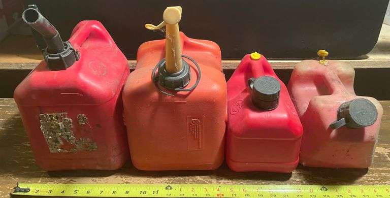 Small Gas Cans - Sherwood Auctions