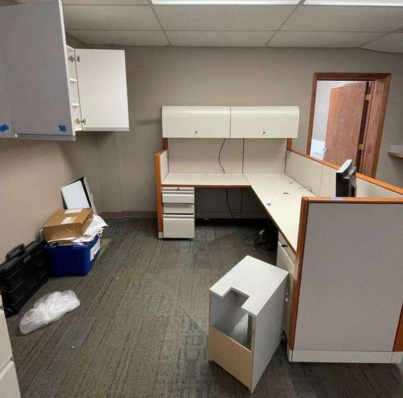 Office Cubicle & Lobby Counter 51 - Sherwood Auctions