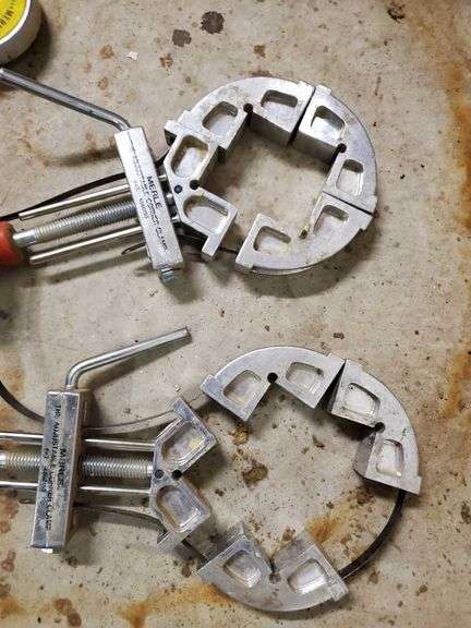2 Merle adjustable corner clamps - Sherwood Auctions