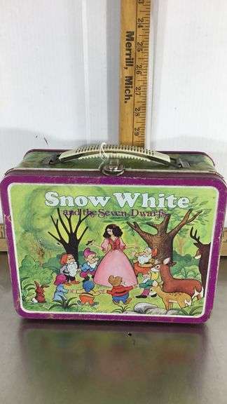 Snow White Lunch Box - Sherwood Auctions