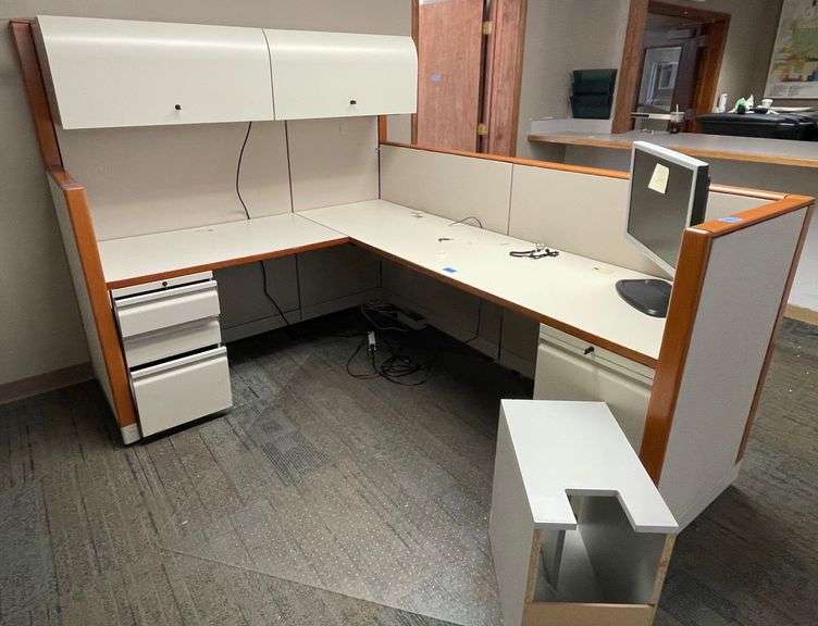 Office Cubicle & Lobby Counter 51 - Sherwood Auctions