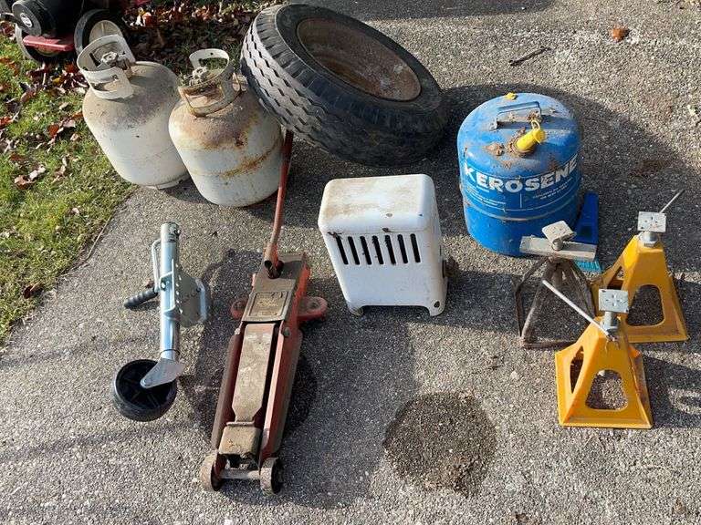 Two propane tanks, floor jack, tire, camper jacks & more - Sherwood ...