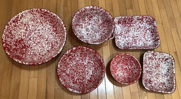 Red Splatterware Serving Pieces - Sherwood Auctions