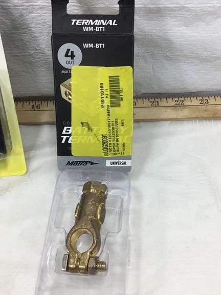 Battery Terminal and Flash Lights - Sherwood Auctions