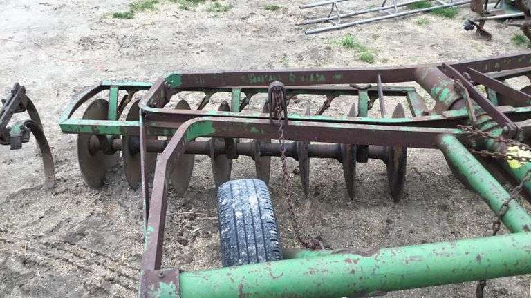John Deere 12 Ft Adjustable Disc - Sherwood Auctions