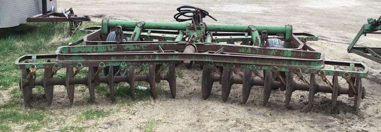 John Deere 12 Ft Adjustable Disc - Sherwood Auctions