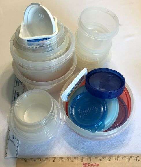 Assorted Plastic Containers & Lids - Sherwood Auctions
