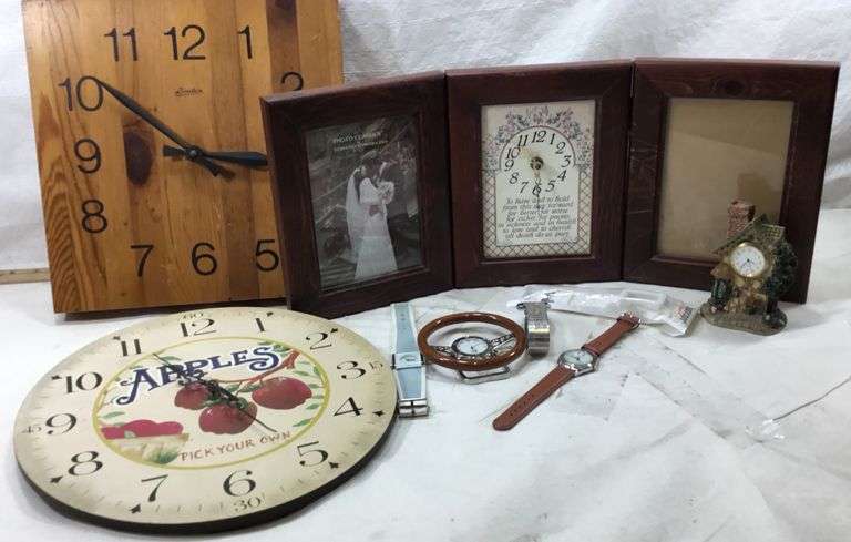 Box Of Assorted Clocks And Watches - Sherwood Auctions