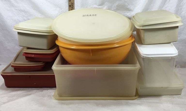 Tupperware & Plastic Containers - Sherwood Auctions