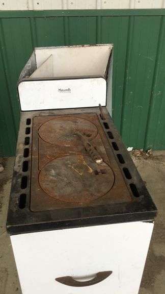 Vintage Monarch Wood Cook Stove - Sherwood Auctions