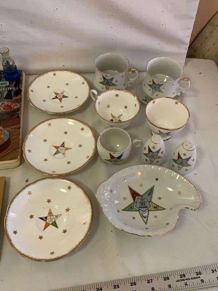 Eastern Star Tea Set, books & plates - Sherwood Auctions