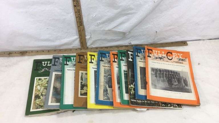 11 ISSUES OF VINTAGE FULL CRY MAGAZINE FROM 1972 - Sherwood Auctions