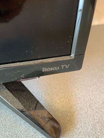 Insignia Roku 32” TV - Sherwood Auctions