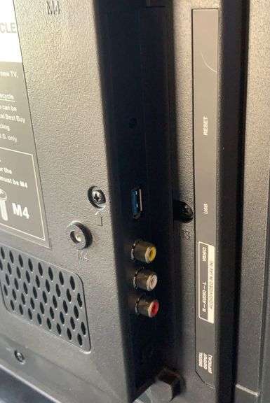 Insignia Roku 32” TV - Sherwood Auctions